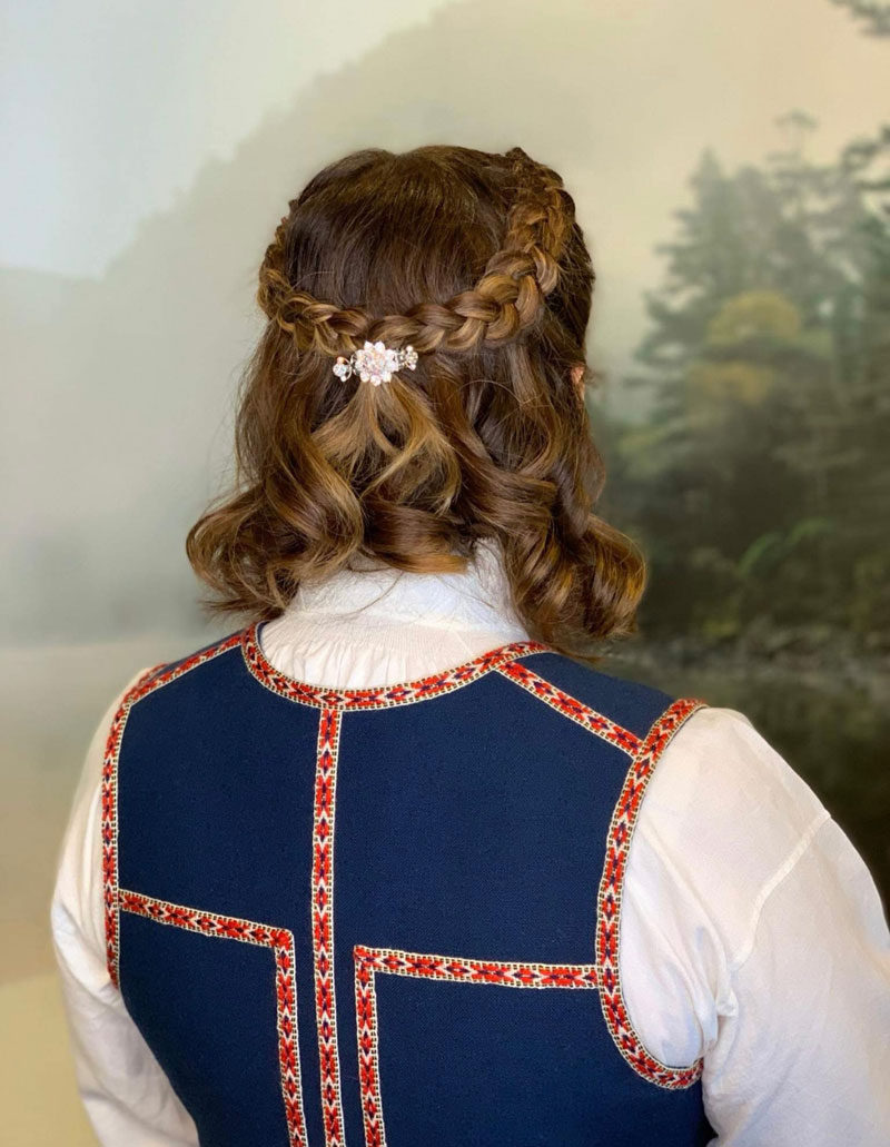 Fine frisyrer som passer til bunad - Fixit